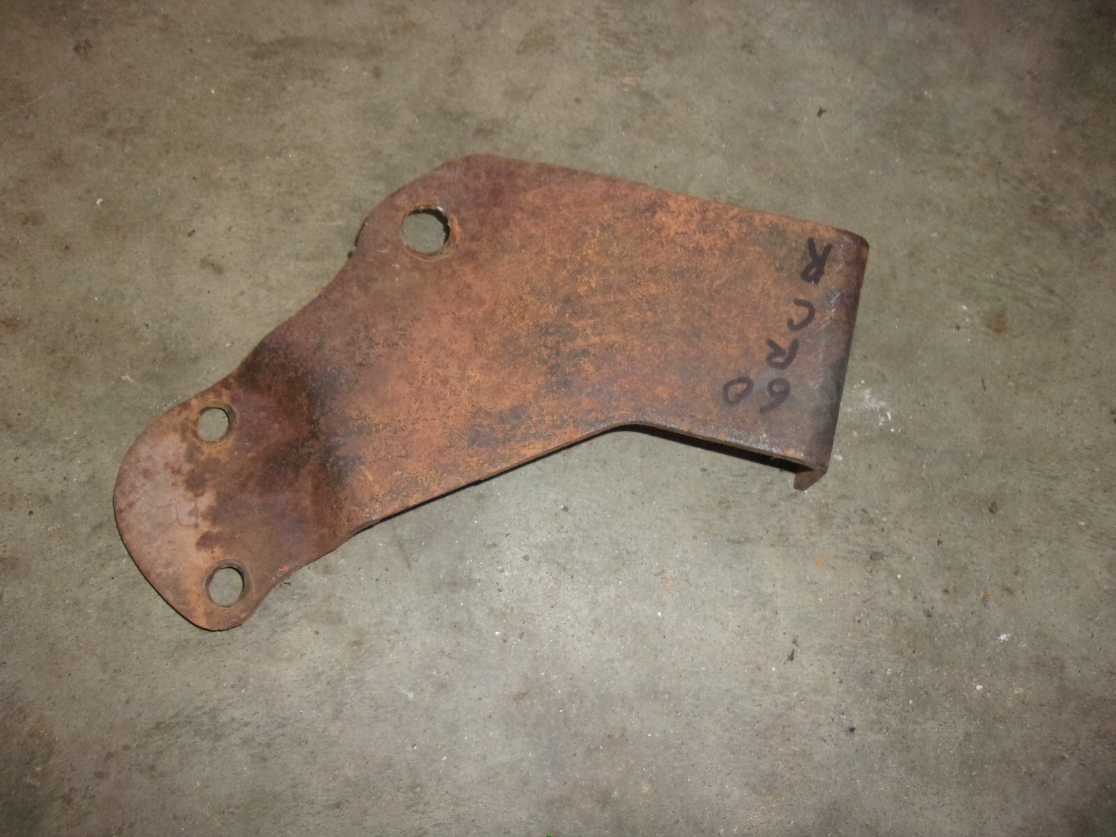1960 Chevy Impala Biscayne 2 & 4 Dr right rear bumper center frame ...