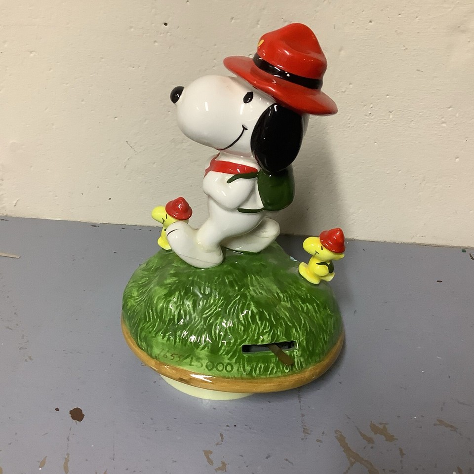 Antique Vintage Snoopy And The Beagle Scouts Twirling Musical Statue | eBay