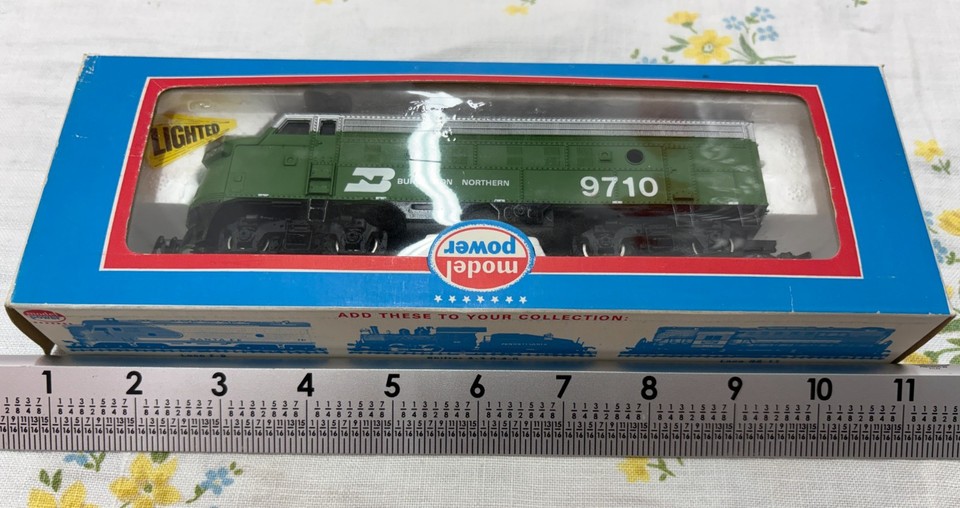 Model Power HO Scale ALCO RS-11 Diesel Locomotive Burlington Northern ...