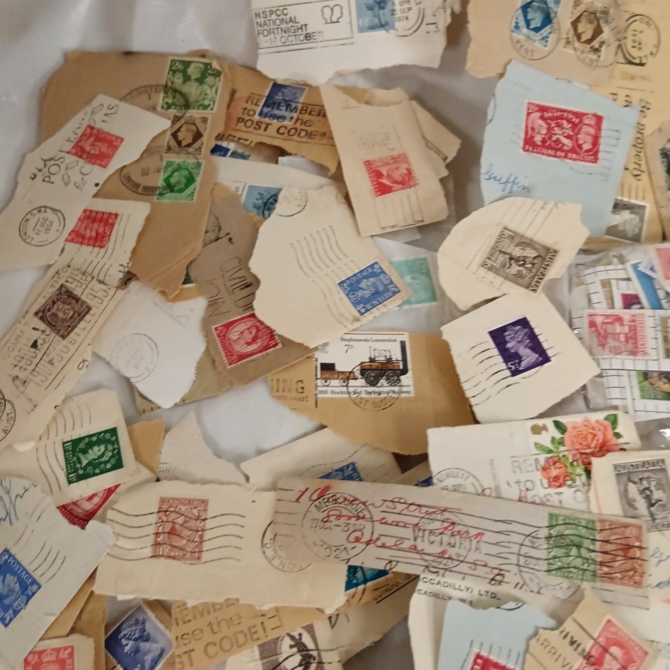 Large Collection of Vintage UK Worldwide Postage Stamps Envelopes Mixed ...