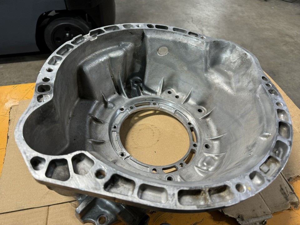 32552-U2261-71 Toyota Forklift 8FDU32 Transmission Housing (Good Used ...