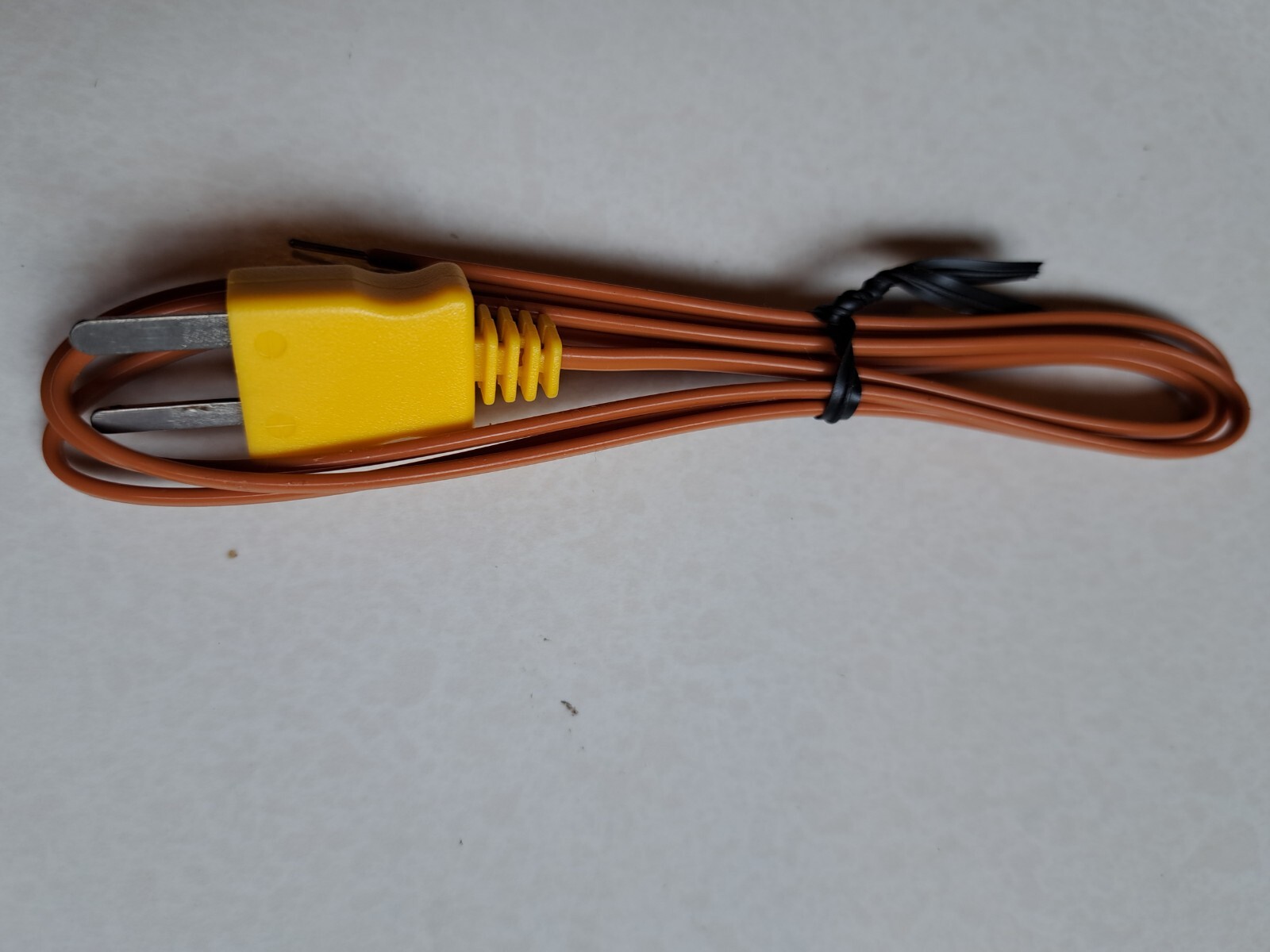 Fluke 80PK-1 Type K Compatible Bead Probe, continuous temp range 260C 500 F