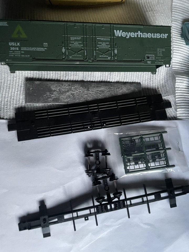 HO Scale Lot Of 3 car kits double door box car, centerflow hopper and ...