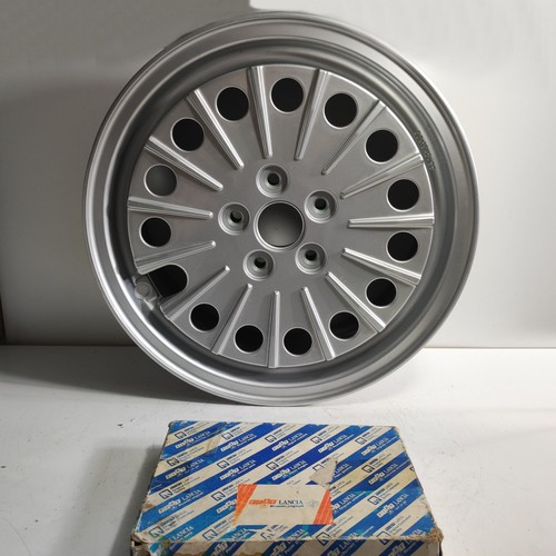 Roue En Alliage 6JX15 ''H2 Fiat Croma - Lancia Thema Originale 82420645 ...