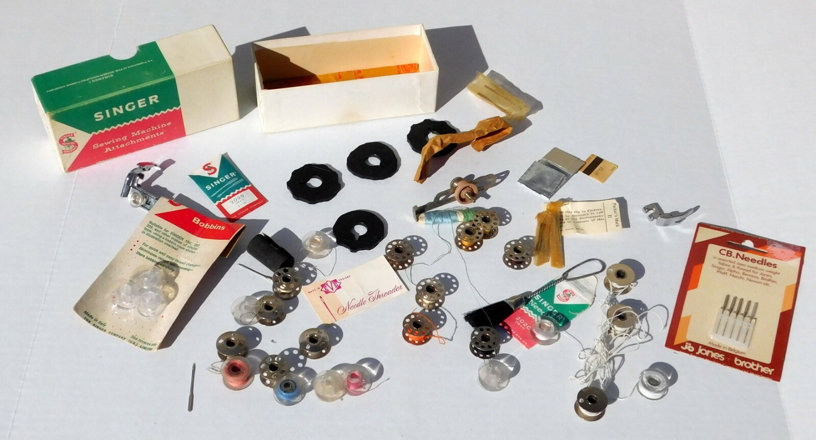 VTG SINGER SIMANCO Attachments Box Bobbins Needles from Great Britain ...