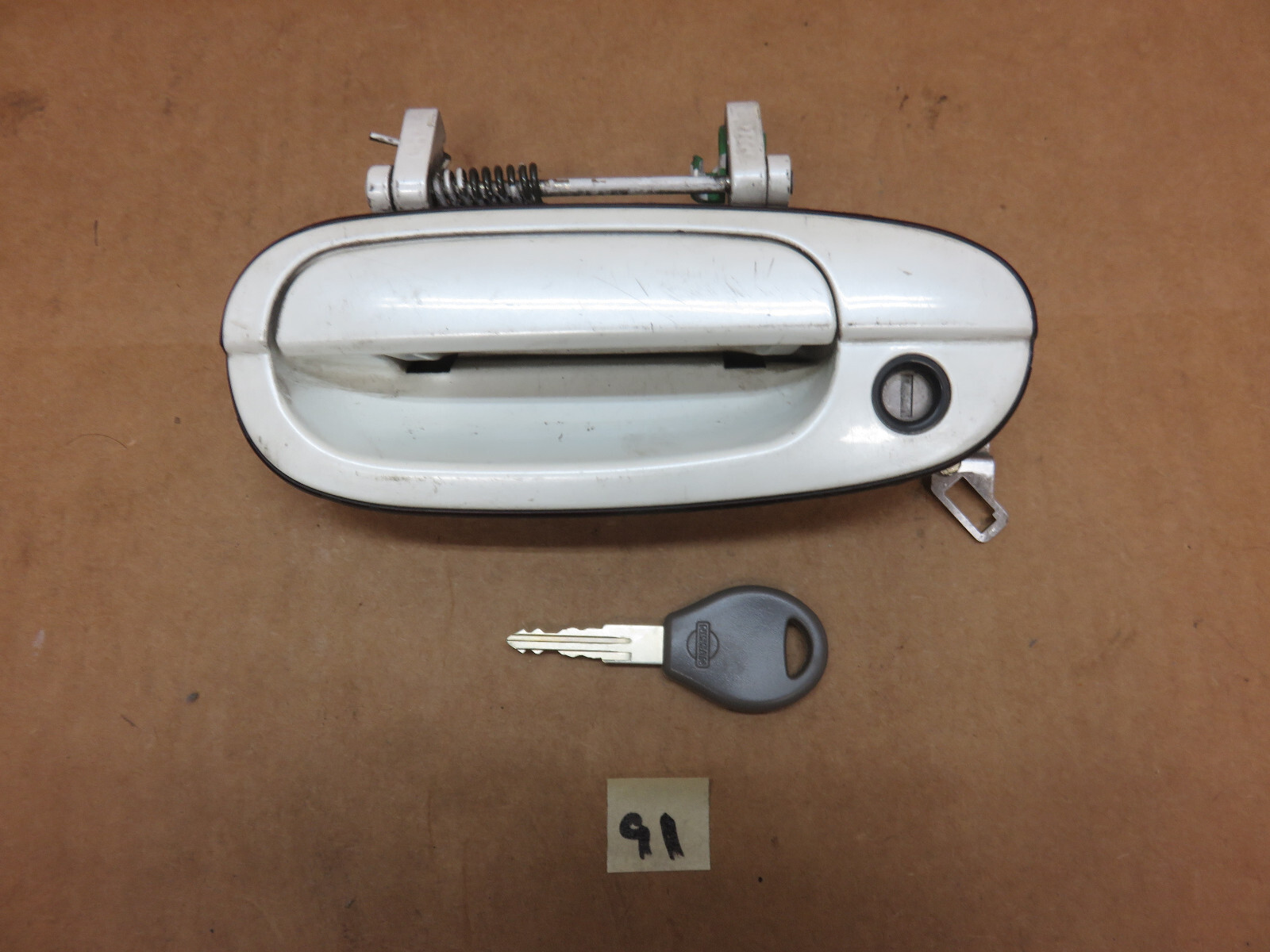 95-98 NISSAN 240SX S14 LEFT DOOR HANDLE with door lock, 1 match new ...