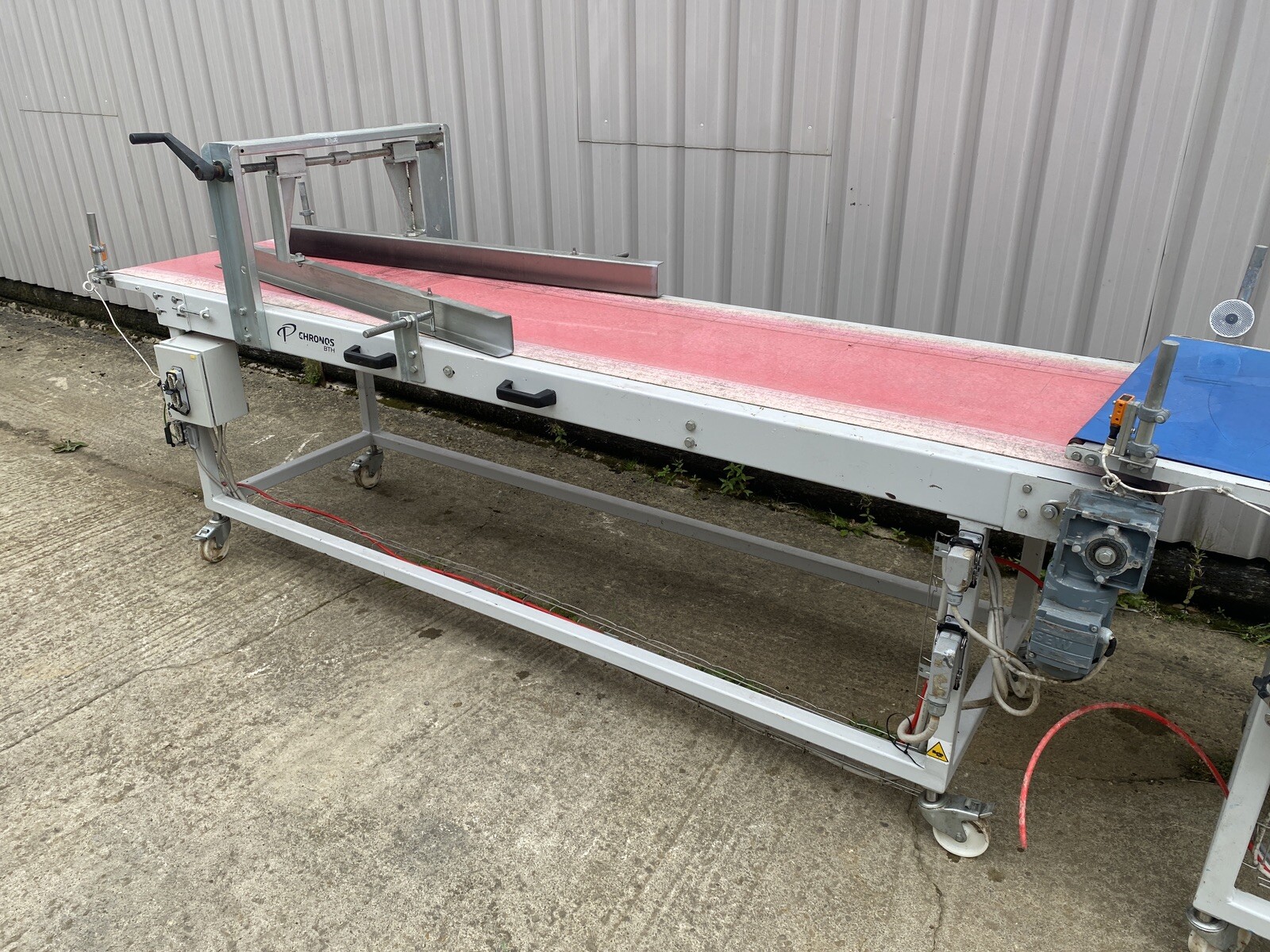 3 CHRONOS BTH Conveyor Belts food industry gathering rotating merge ...