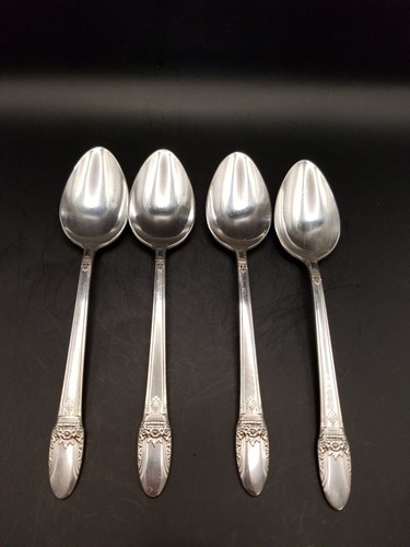 4 Vtg. 1847 Rogers Bros IS First Love table/soup spoon Flatware ...