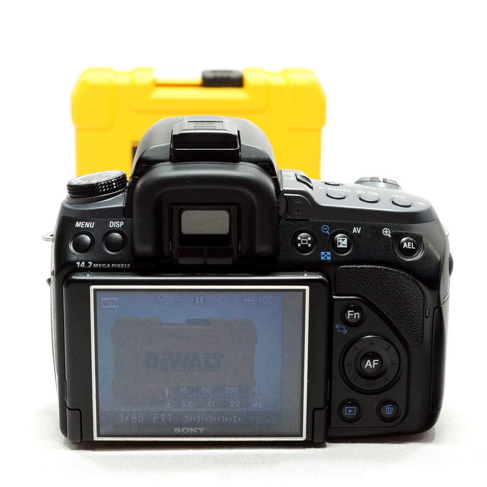 [Excellent!!] SONY A550 14.2 MP DSLR camera W/18-70mm f3.5-5.6 lens kit ...