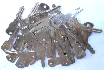 (1) Greenwald Sentinel Laundry Coin Box Key What key # you need from my ...