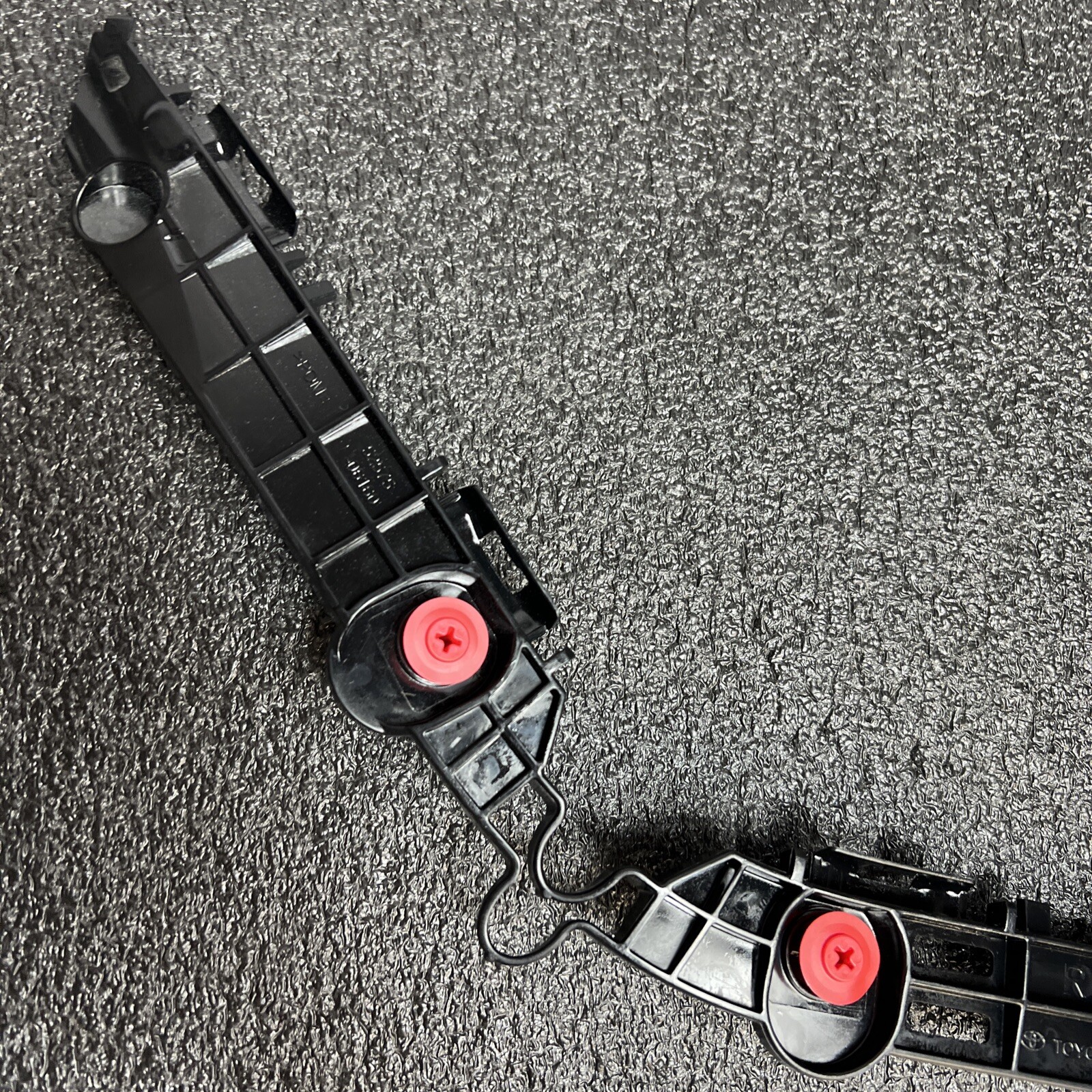 Toyota Camry L LE XLE 2018-2020 Rear Bumper Right Bracket 52575-06160 ...