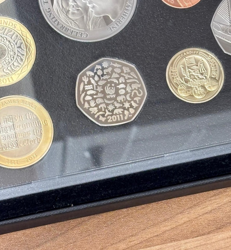 ROYAL MINT 2011 EXECUTIVE ANNUAL PROOF SET COLLECTION, 14 BUNC COINS ...