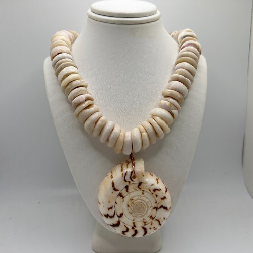 Hawaiian Puka Shell 70s Necklace w/Large Pukas & Cone Shell Top Puka ...