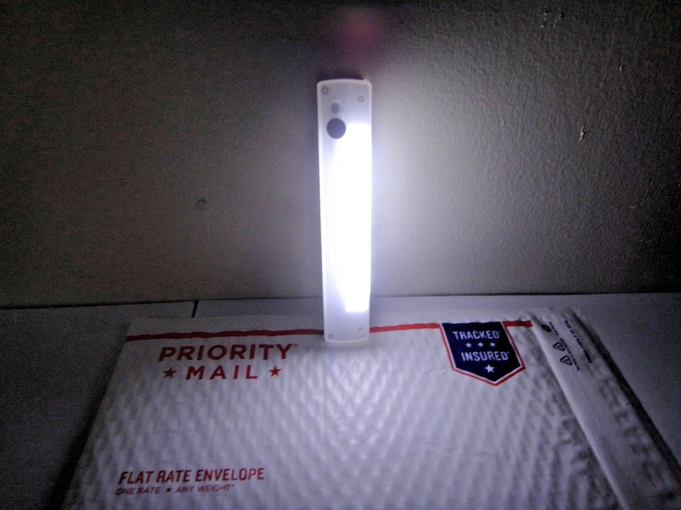 4pk Anti Glare COB LED Wall Lighted Switch Wireless Night Light Battery ...