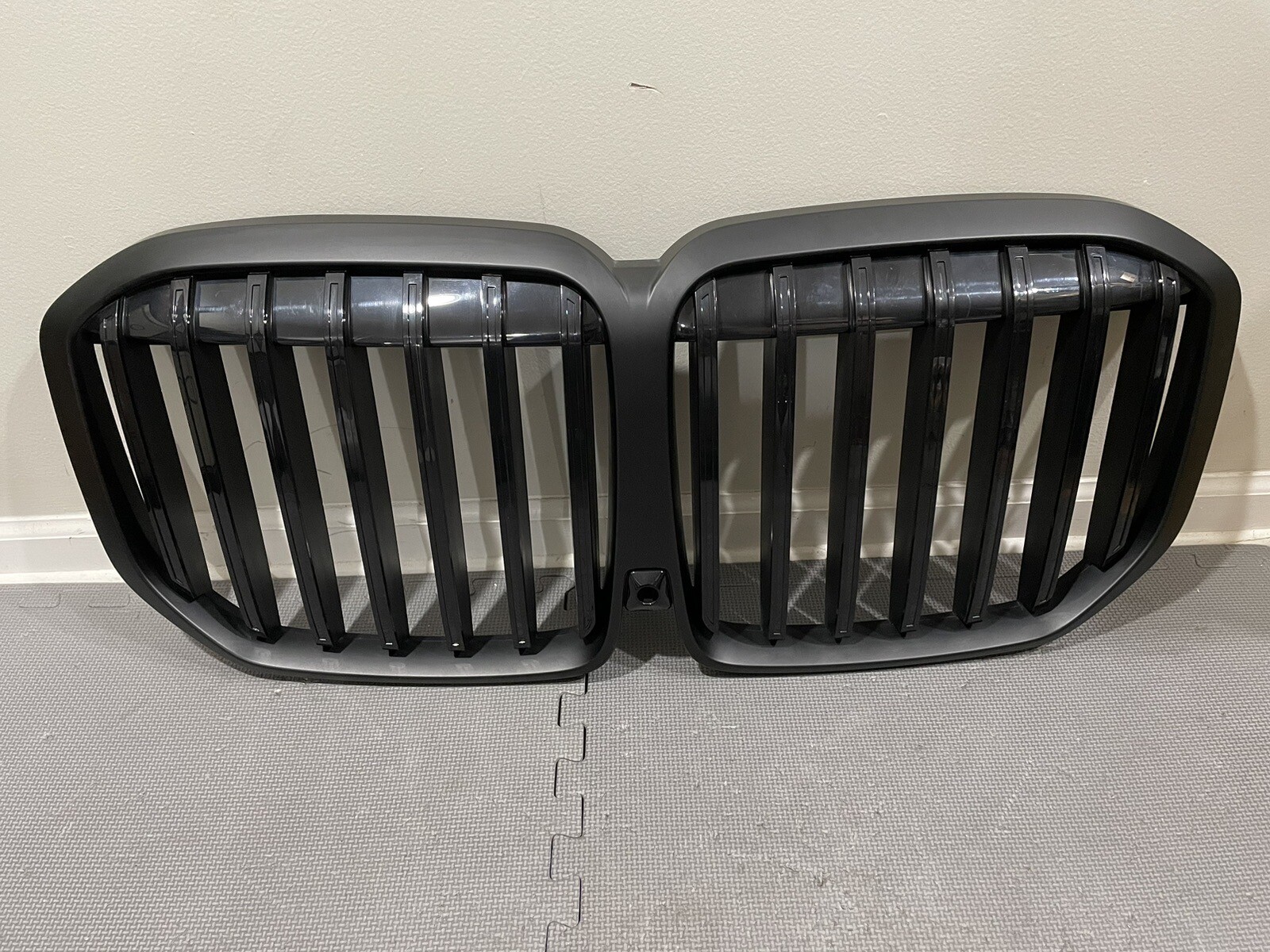 2023-2024 BMW X7 OEM FRONT UPPER ORNAMENTAL SHADOWLINE GRILLE USED ...