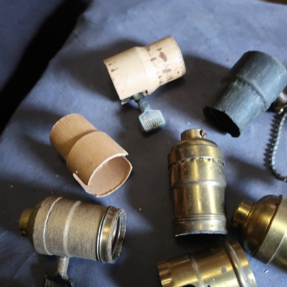 LOT OF ANTIQUE VINTAGE BRASS BRYANT FATBOY PADDLE PULL CHAIN LAMP ...