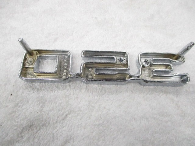 NOS 1970 1974 CHEVROLET NOVA FRONT FENDER 350 EMBLEM NAMEPLATE 3970546 ...