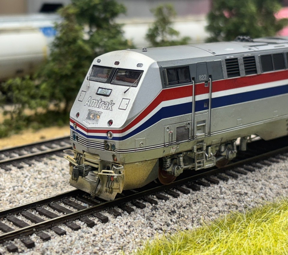 (HO) Athearn Genesis AMTRAK PH3 P40DC #822 Weathered LokPilot v5 DCC | eBay