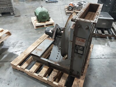 Young Radiator Co. Engine Radiator MWC 23V2RV 287882 DAYTON 2Z276 ...