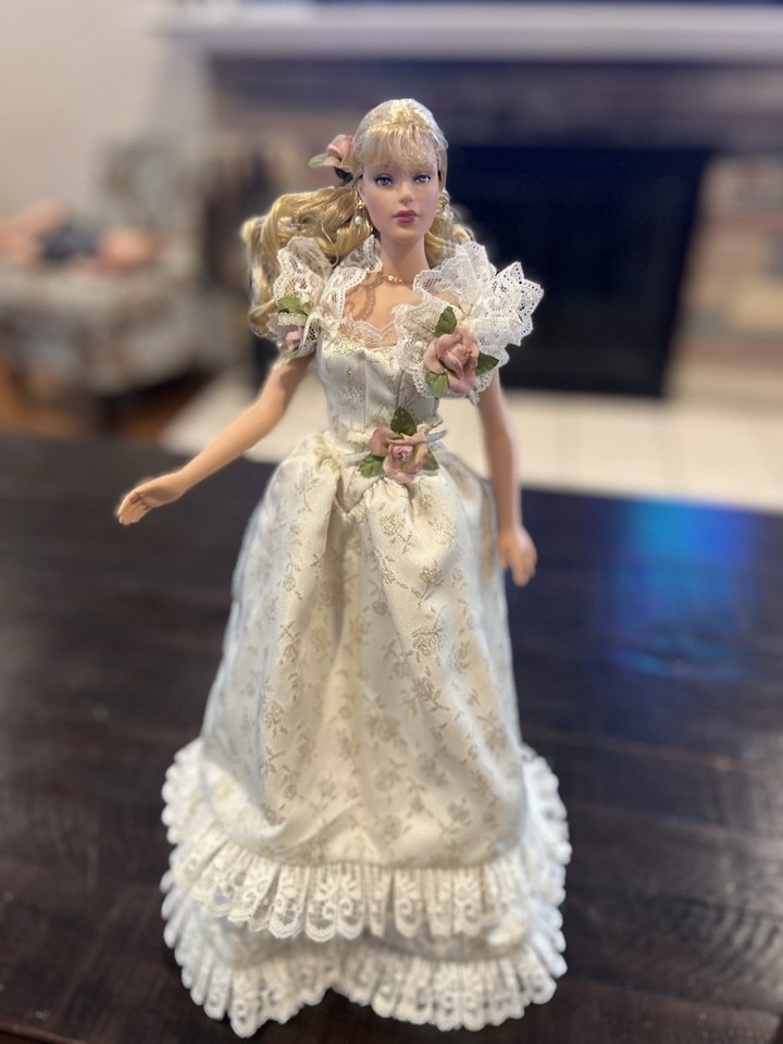 Pendant Historical Romance JULIA Doll By Robert Tonner Doll In Great ...