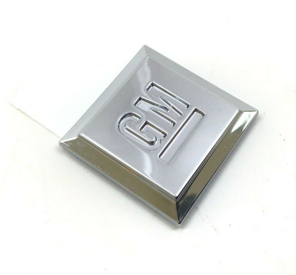 "GM Mark of Excellence 1"" Square Fender Emblem | 84689784 | Genuine ...