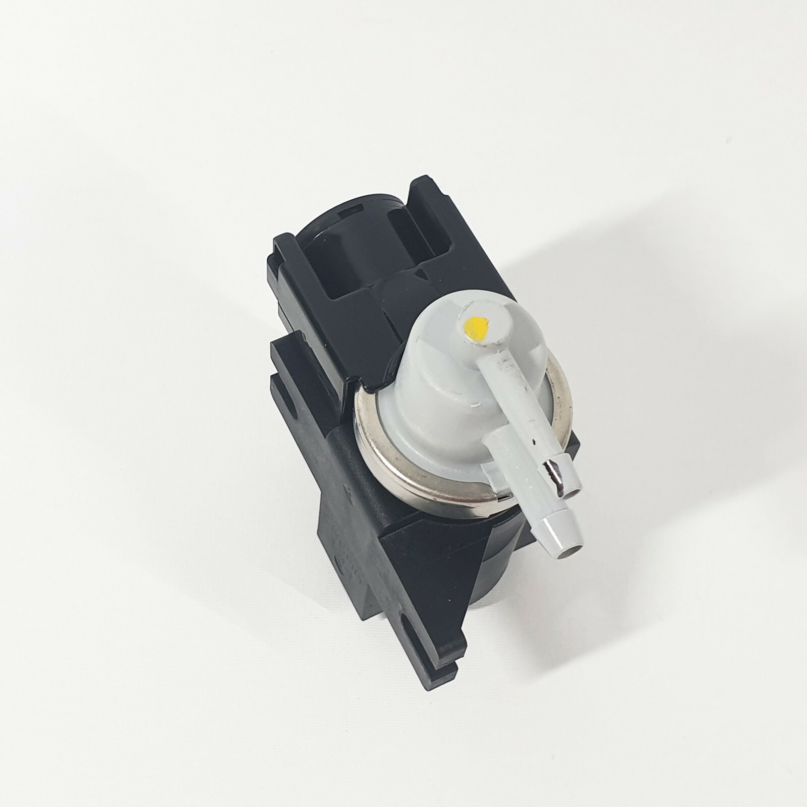 Genuine 394004X700 EGR Solenoid Valve For Hyundai Terracan 2.9L 2001 ...