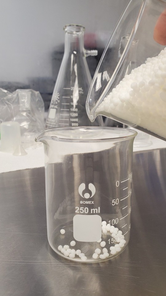 Thermoplastic Beads 8 oz Moldable Plastic White Meltable Beads CAPA ...