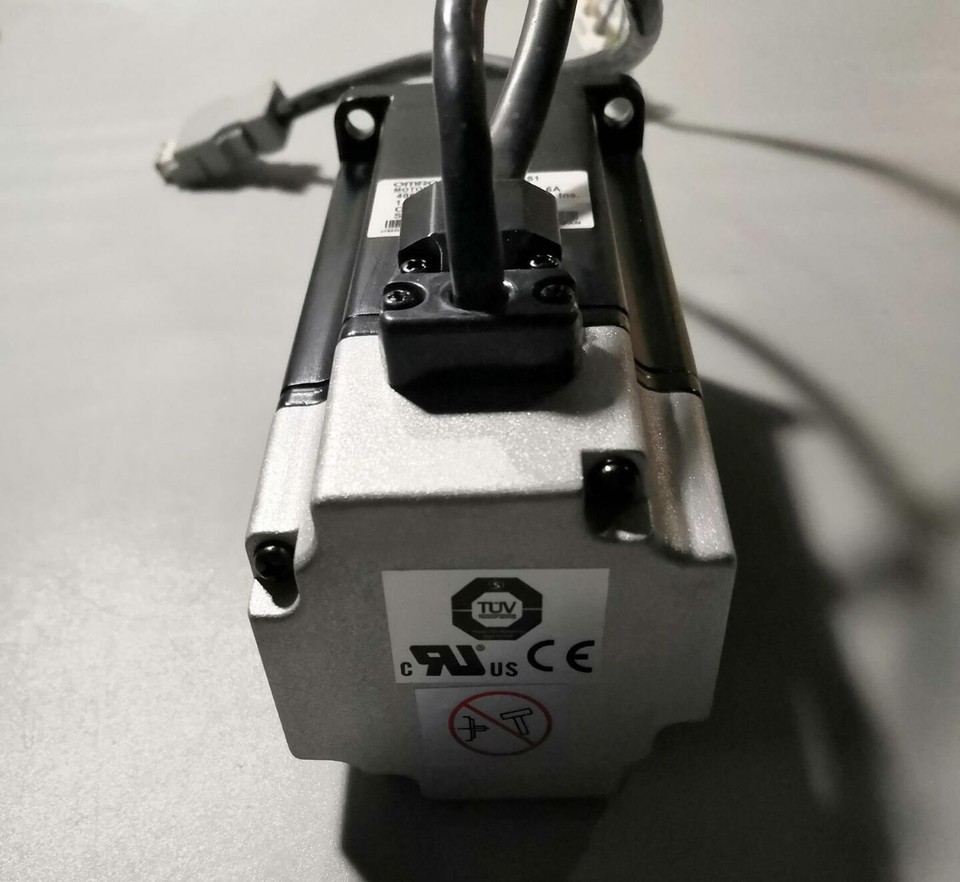 1PC Omron Servo Motor R7M-A40030-S1 New In Box Expedied Shipping | eBay