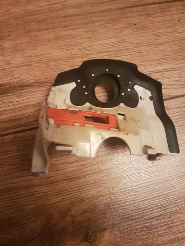 A GENUINE STIHL MS261 MS271 / C SPARK PLUG COVER PLASTIC PLATE 1141 087 ...