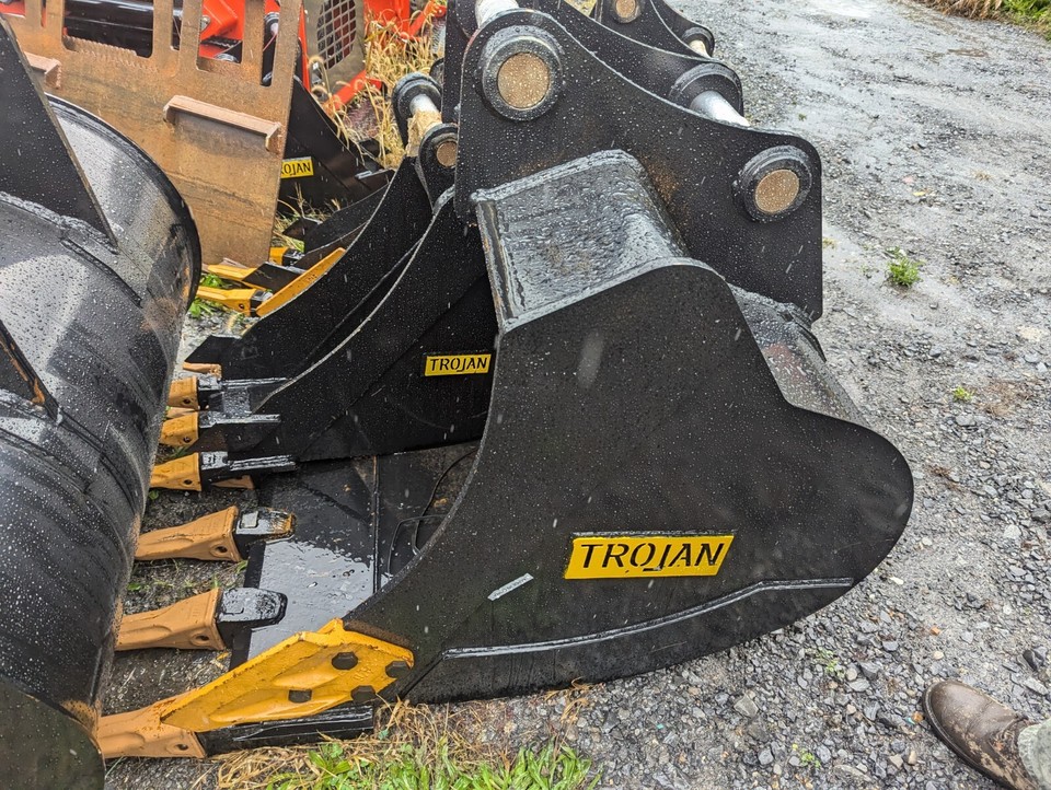 New Trojan Cat 312 311 314 42" EXCAVATOR Digging BUCKET 65mm 65 Volvo ...