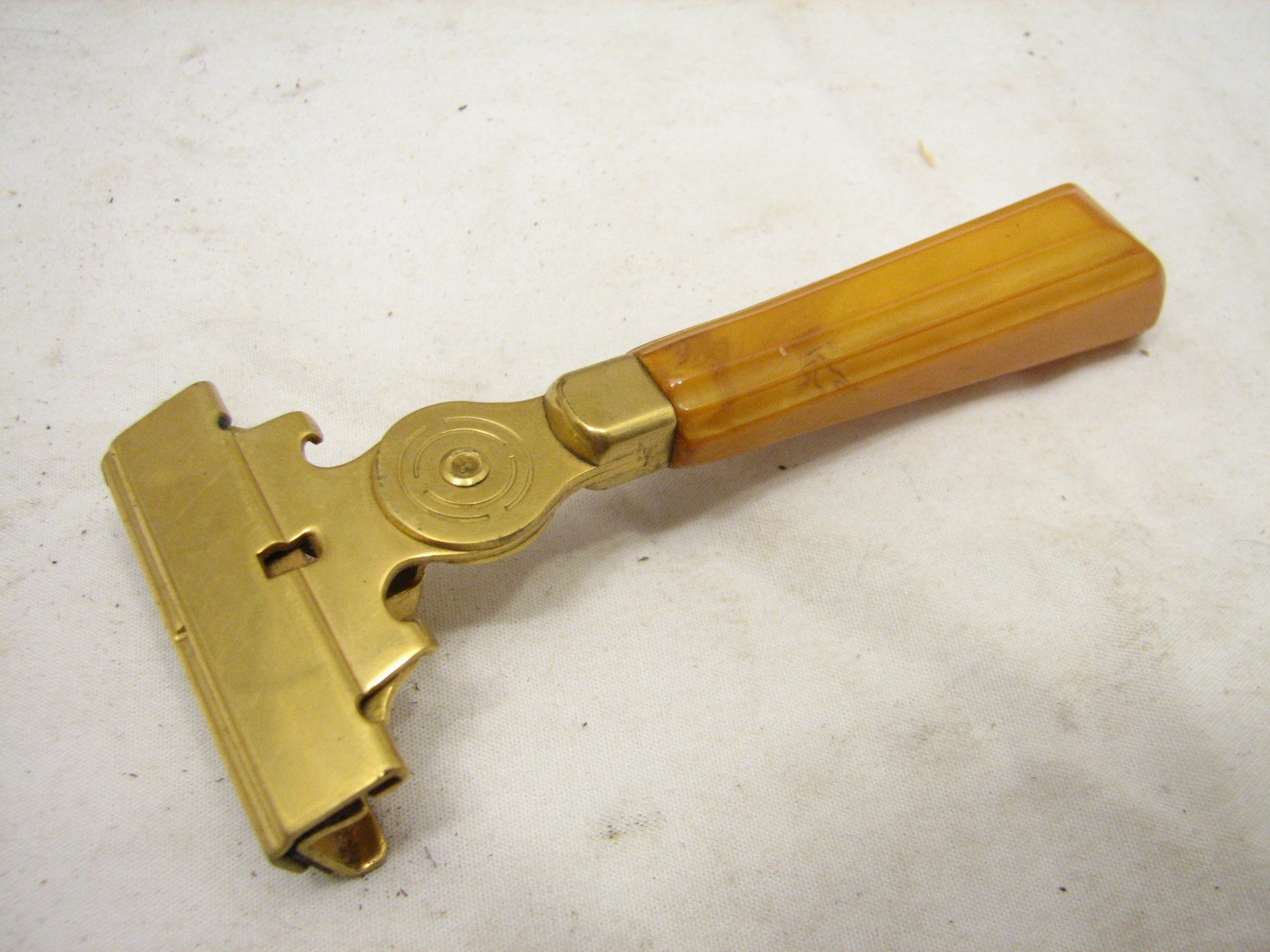 Vintage WW2 Era Schick Injector Razor Butterscotch Bakelite Handle Case ...