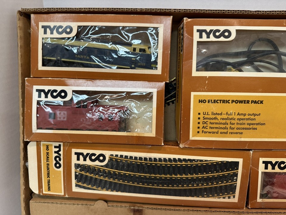 Tyco Vintage Santa Fe train set Ho With Track & Accessories Untested ...