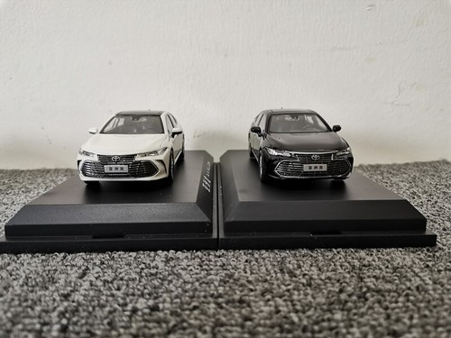 1/43 Toyota Avalon Metal Diecast Car Model Toy Collection Display White ...