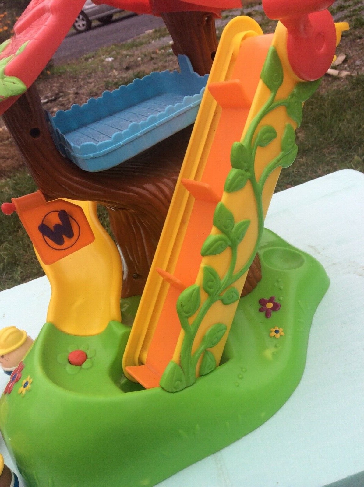 2009 Hasbro Weebles Wobble Musical Treehouse Slide w/ Sounds + 4 weeble ...