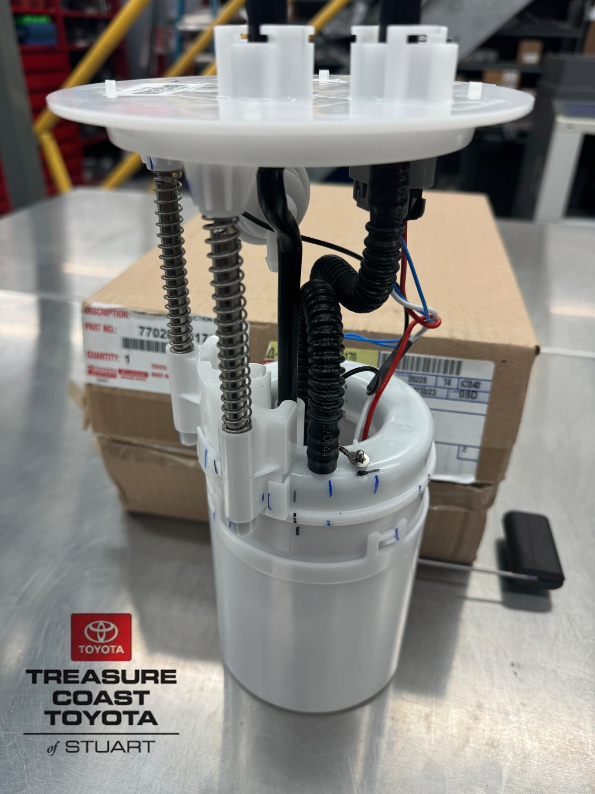NEW OEM TOYOTA TUNDRA & SEQUOIA 14-19 FUEL PUMP & GAGE TUBE ASSEMBLY | eBay