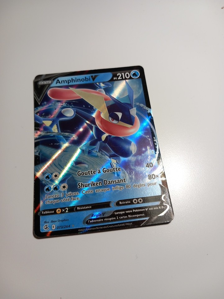 Carte Pokémon Amphinobi V 073/264 EB08 Epée & Bouclier Poing de Fusion ...