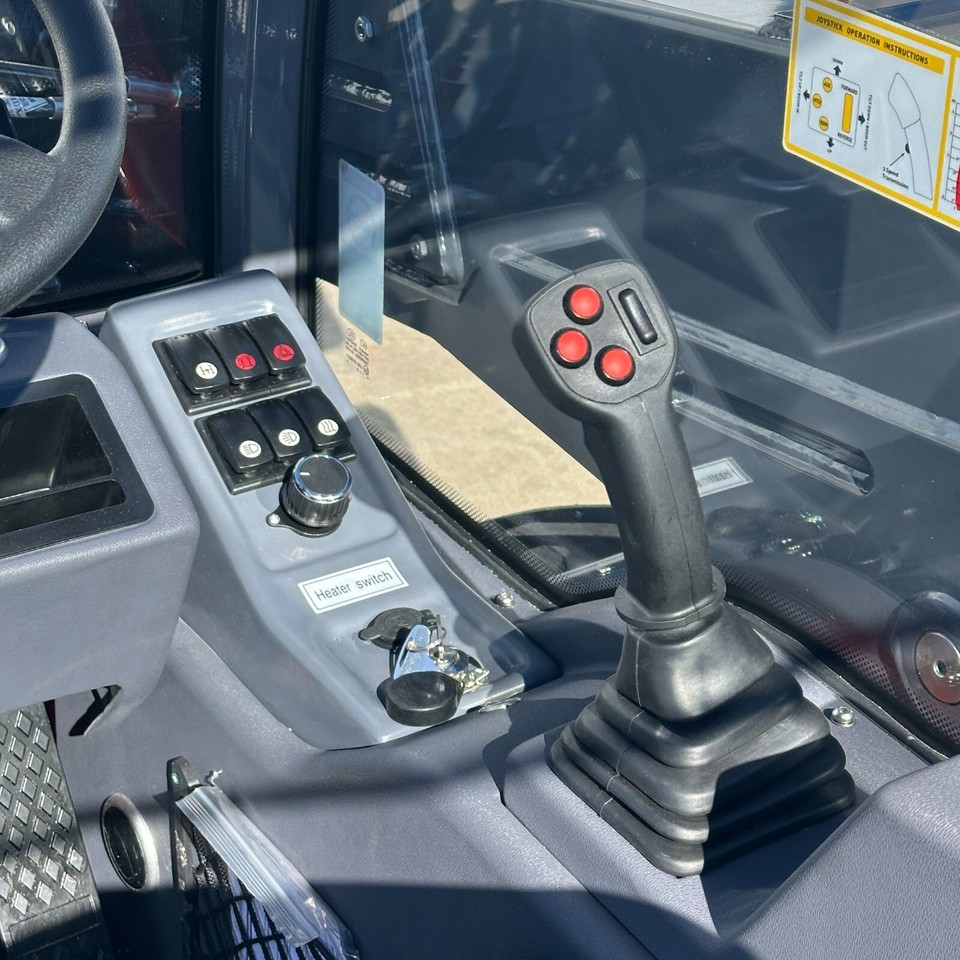 NEW 2025 ERT1500 Compact Telehandler 3,000-LB 25-HP Perkins Diesel AWD ...