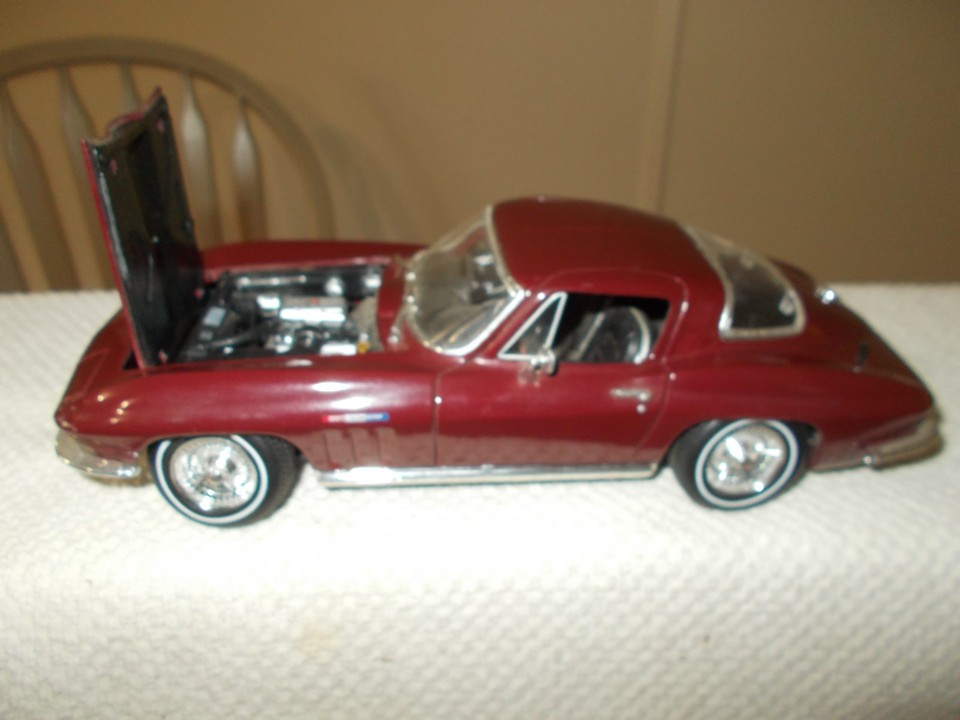 2-CHEVROLET CORVETTES 63 SPLIT WINDOW/65 COUPE 1/18 SCALE | eBay