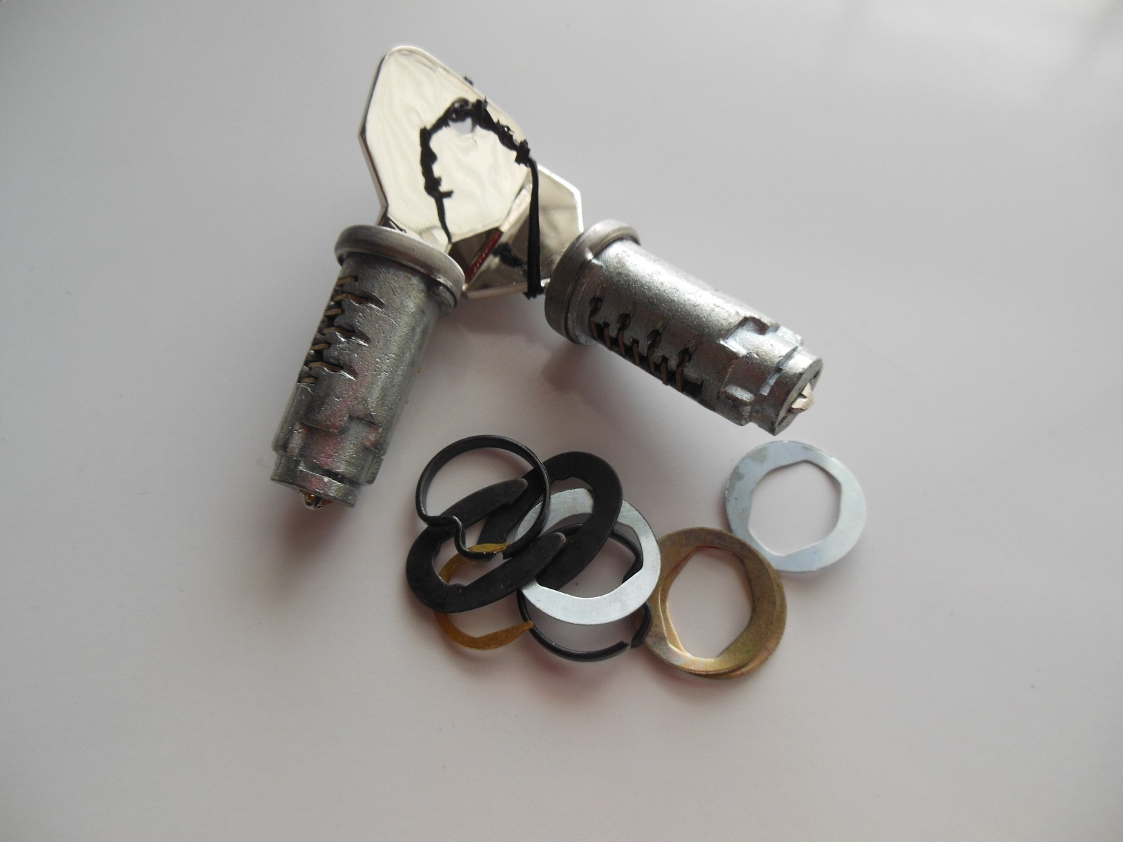 1971-1980 Triumph Spitfire STAG TR7 TR8 Door Handle Barrel and Key Lock ...