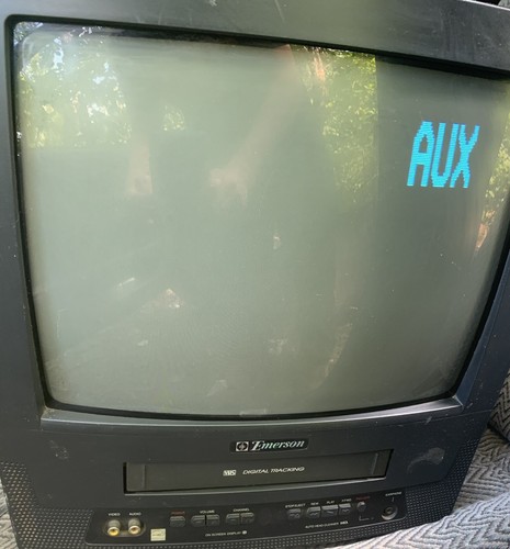 VTG Emerson EWC1304 13" CRT Color Television VCR combo (Tested) AK & HI ...