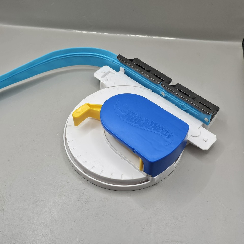 Hot Wheels Track Custom Turn Kicker - Booster - White/Blue (2017) (Read ...