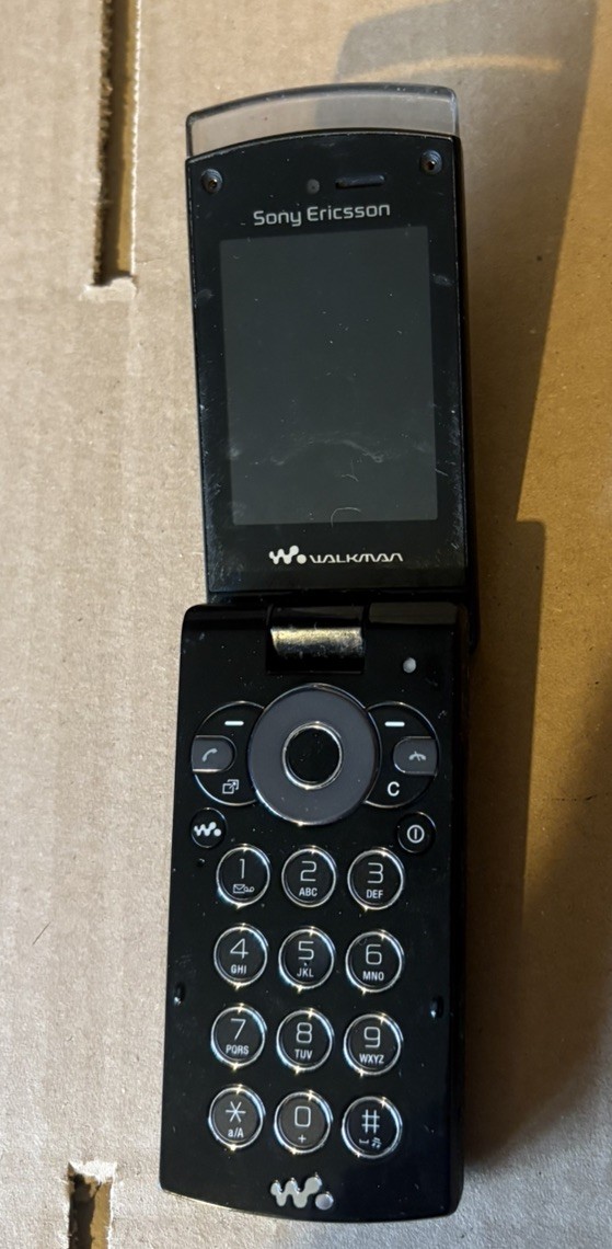 Sony Ericsson Walkman W980 Flip - "Piano Black" Retro 2000s 2G GSM ...