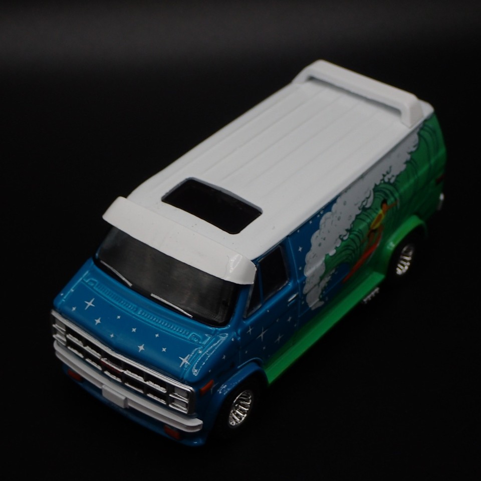 1978 78 GMC VANDURA CUSTOM SURF VAN 1/64 SCALE COLLECTIBLE DIORAMA ...