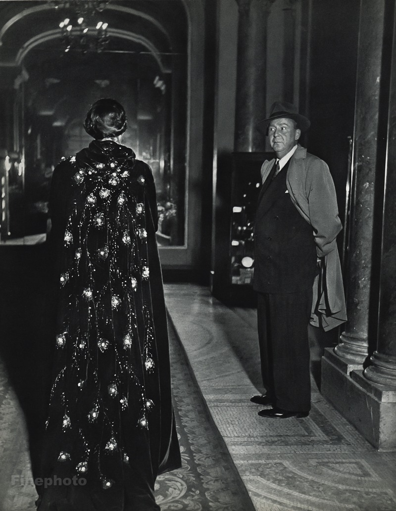 1955 Vintage 16x20 HOTEL CLARIDGE Female Fashion Interior France ROBERT ...