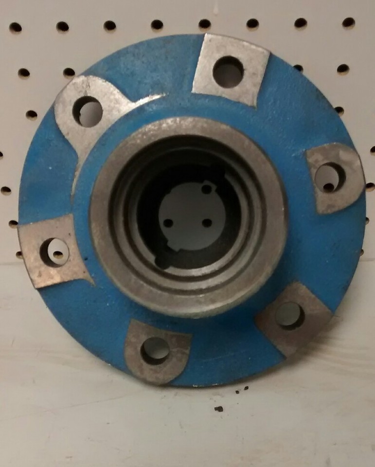 C9NN1104F Ford Front Hub & Bearings 501, 600, 700, 800, 900, DEXTA ...