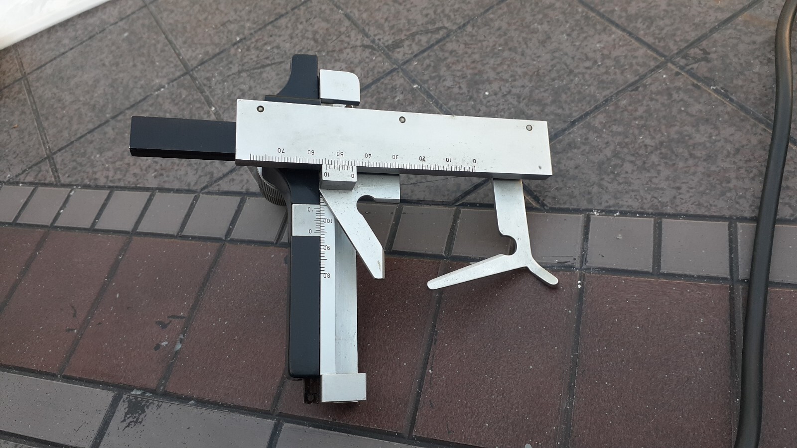 Leitz German DBGM Microscope XY Stage Slide Clip Holder/READ | eBay