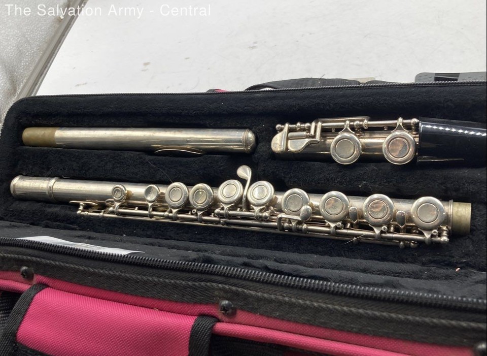 Silver Closed Hole Bb Keys Musical Instrument Concert Flute In Soft ...