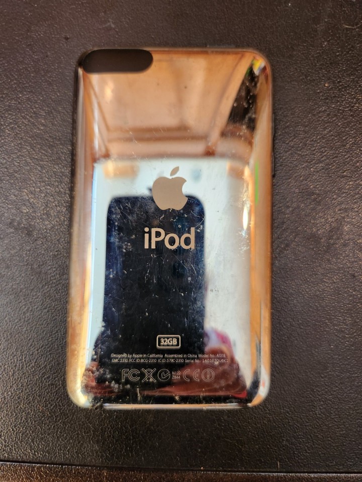 APPLE IPOD 32GB A1318 SILVER | eBay