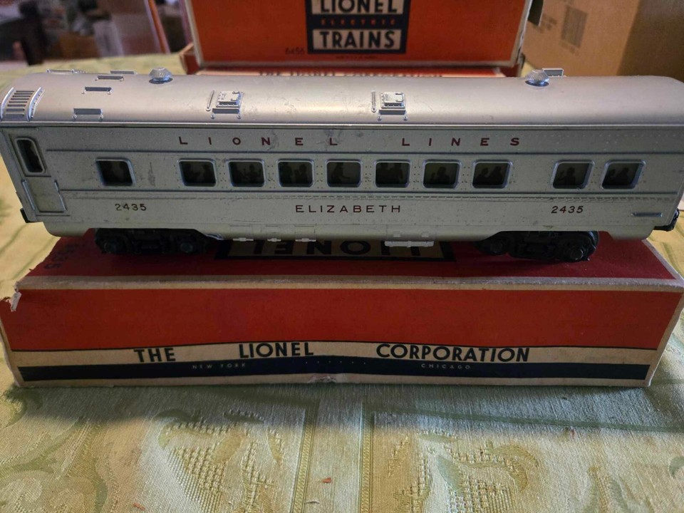 Vintage LionelPost War train set with accessories (6019, 6456, 3656 ...