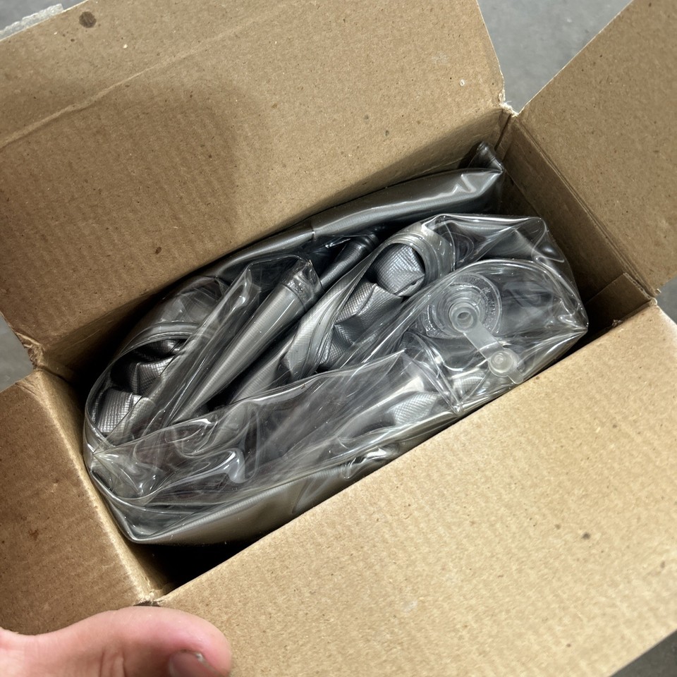 1986 Intex 18-pocket Sun-Tanner Lounge 76" X 29" Pool Float Silver OPEN ...